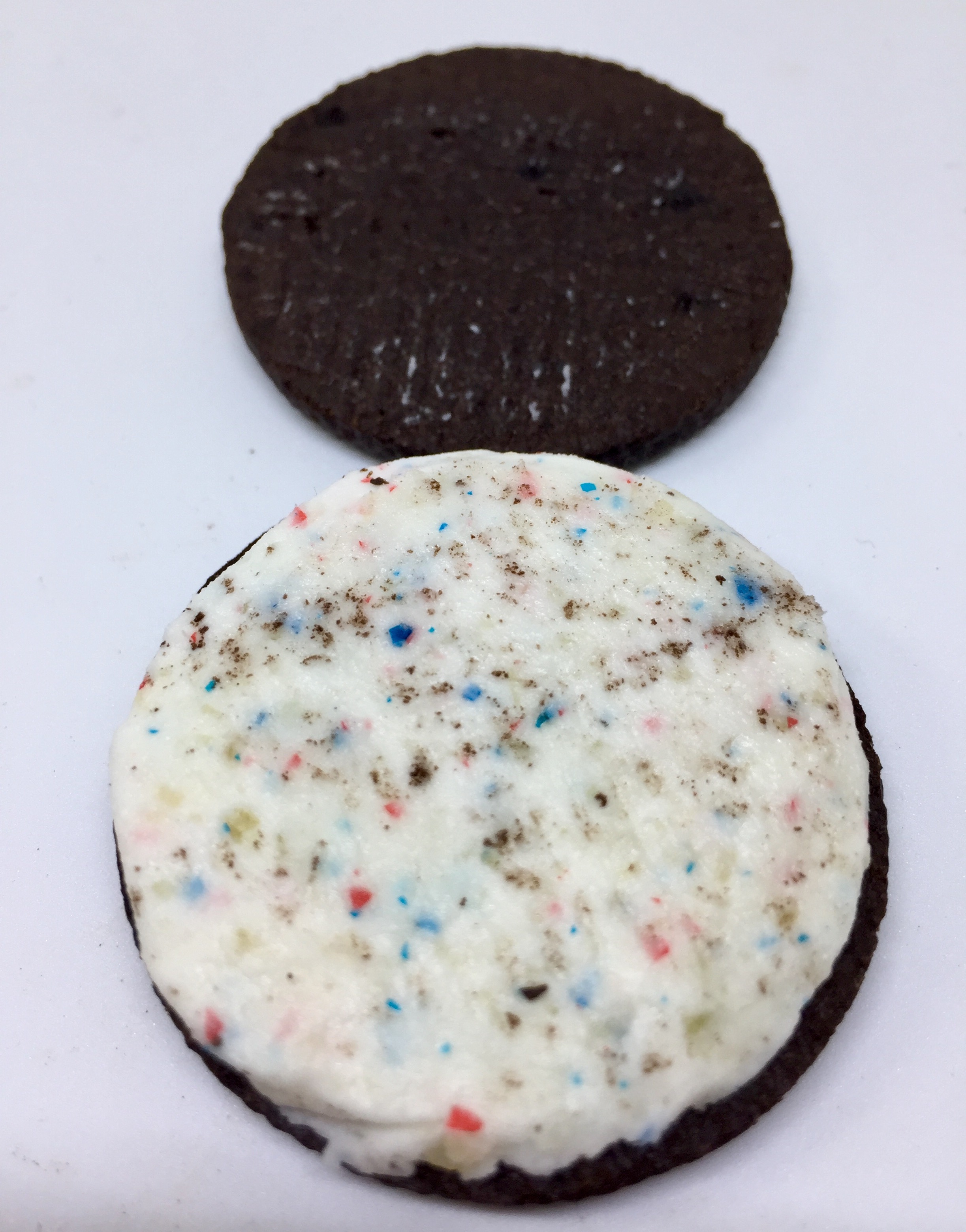 REVIEW: Limited Edition Firework Oreo | Sean's Skillet