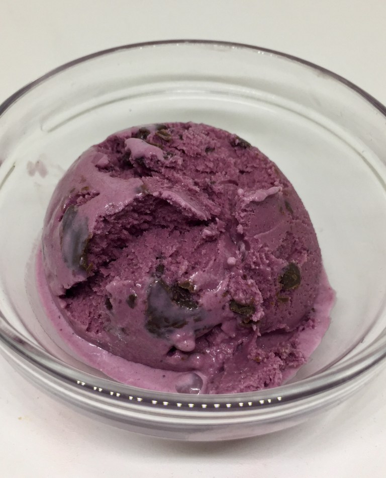 REVIEW: Graeter’s Black Raspberry Chocolate Chip | Sean's Skillet